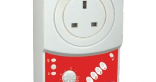 Von Hotpoint 13 AMPS Volt Switcher: VXV13ABAS